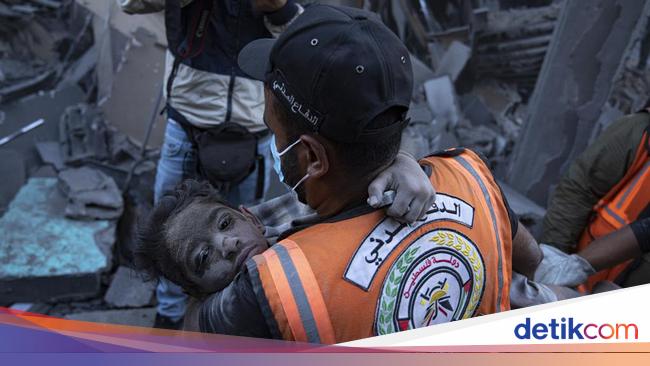 Potret Evakuasi Anak-anak di Gaza yang Terluka Akibat Serangan Israel