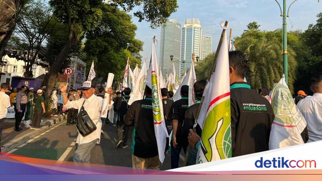 Jelang Pendaftaran Capres-Cawapres, Jalan di Depan KPU Ditutup