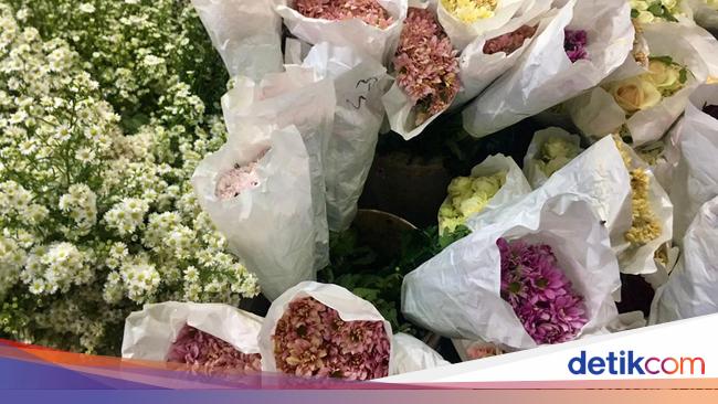 Manjakan Mata dan Rasa Saat Berkunjung ke Pasar Bunga Kayoon Surabaya