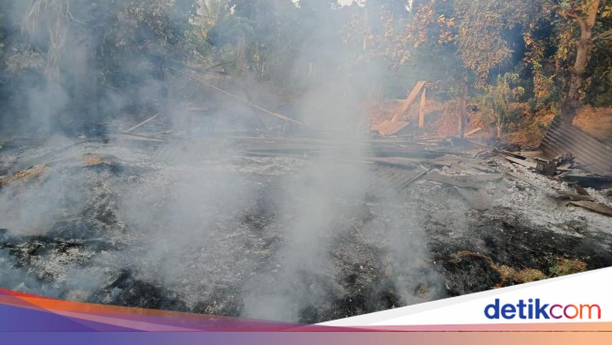Gegara Api Dupa, Gudang Kayu di Buleleng Ludes Terbakar