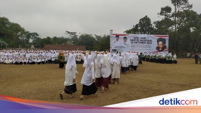 Foto Anies-Cak Imin Mejeng di Apel Hari Santri Nasional DPP PKB di Magelang