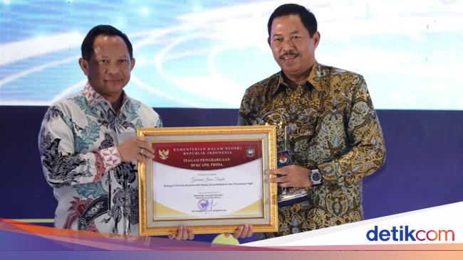 Pemprov Jateng Raih Penghargaan Dukcapil Prima Award dari Kemendagri