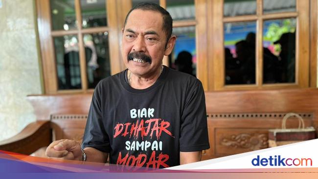 FX Rudy Minta Gibran Kembalikan KTA PDIP!