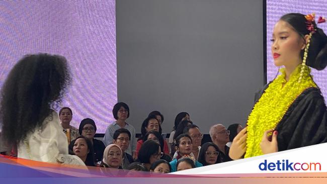 Obin 'Tukang Kain' Pamer Karya di JFW 2024, Puan Maharani Duduk di ...