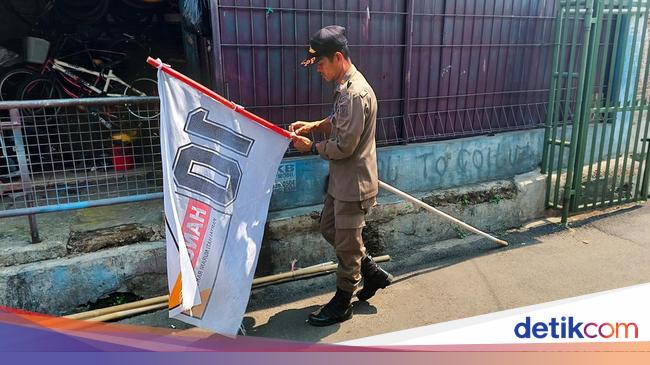 Bikin Kumuh Cimahi, Spanduk-Bendera Kampanye Ditertibkan