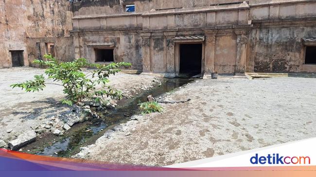 Miris! Situs Cagar Budaya Gua Siluman Jadi Comberan