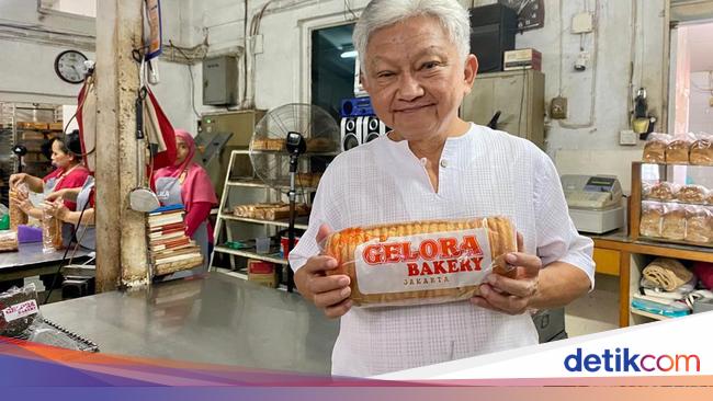 Nostalgia Jajan Roti Jadul di Toko Roti Gelora yang Berusia 73 Tahun
