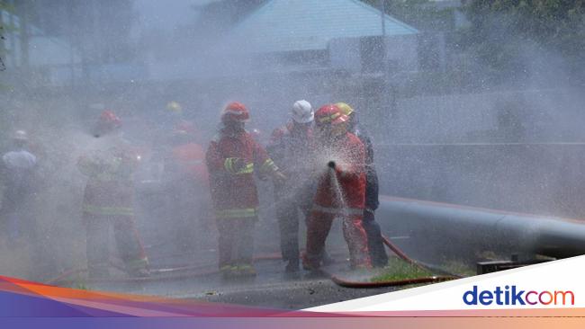 Bukan Avatar Pengendali Api, Hanya Brigade Penjaga Depo Energi