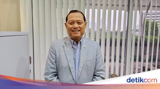 Politikus PKS Adang Daradjatun Kritik Rakerpus PP Polri Dukung Ganjar ...
