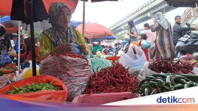 Jelang Ramadan, Harga Cabai Merah dan Ayam di Palembang Melonjak! Jelang Ramadan, Harga Cabai Merah dan Ayam di Palembang Melonjak!