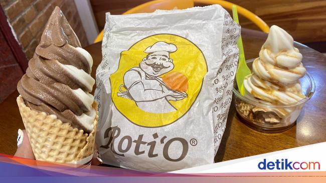 Sensasi Baru! Makan Roti Kopi Pakai Es Krim Cokelat Vanilla