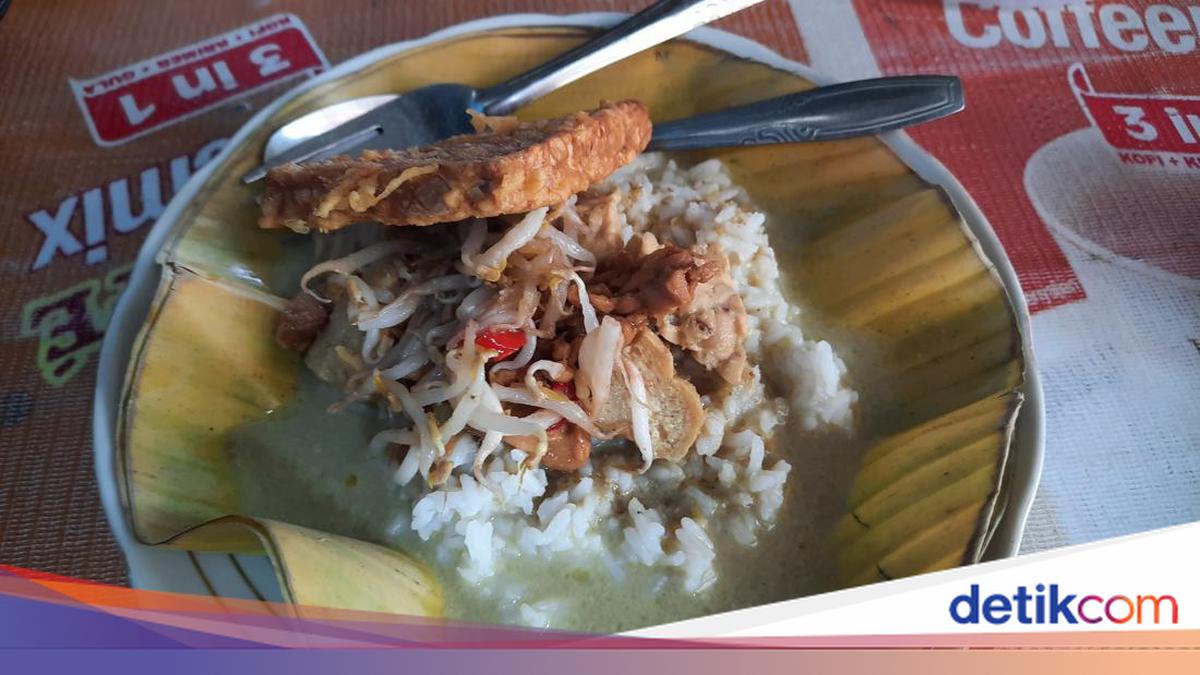 Sego Tempe Pedas Pati, Perpaduan Tempe-Tahu Pedas dengan Kuah Santan