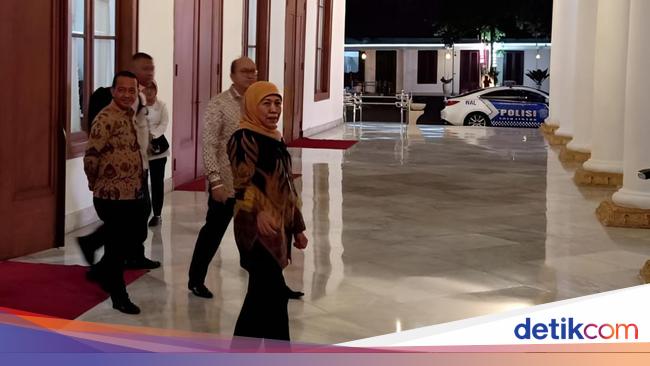 Bahlil & Rosan Bertemu Khofifah Jelang Pengumuman TKN Prabowo-Gibran Bahlil & Rosan Bertemu Khofifah Jelang Pengumuman TKN Prabowo-Gibran