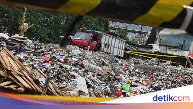 TPS Ilegal di Tangerang Selatan Disegel