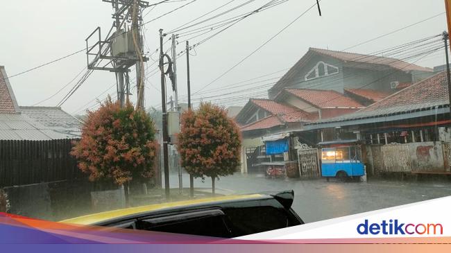 Kota Bogor Diguyur Hujan Deras Disertai Petir, Waspada Pohon Tumbang