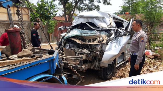 Minibus Seruduk Truk di Tol Semarang-Solo Boyolali, 1 Orang Tewas
