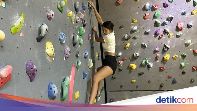 Anya Geraldine Wall Climbing, Kaki Jenjang Jadi Sorotan