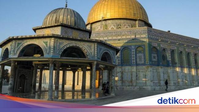 4 Minggu Pendudukan Israel di Al Aqsa: Jemaah Dibatasi-Diusir Gas Air Mata