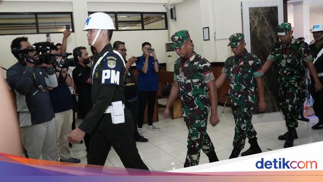 3 Oknum Prajurit Bunuh Imam Masykur Juga Dipecat dari Dinas Militer 3 Oknum Prajurit Bunuh Imam Masykur Juga Dipecat dari Dinas Militer