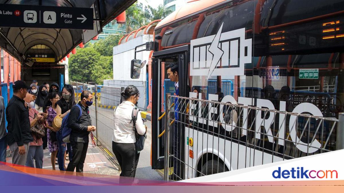 Cara ke Blok M Naik KRL, MRT dan TransJakarta