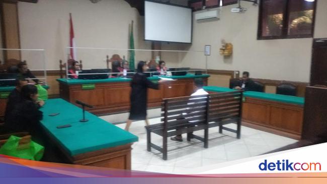 Eks Dosen Stikes Buleleng Cabuli Mahasiswi Dituntut 4,5 Tahun Bui