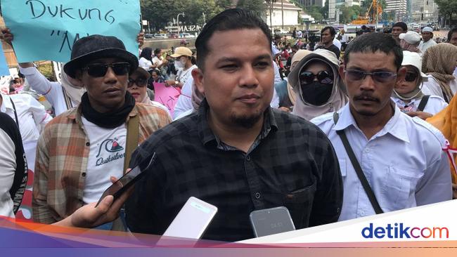 Massa Pro-Putusan MK: MKMK Tak Bisa Batalkan Putusan MK soal Batas Usia ...