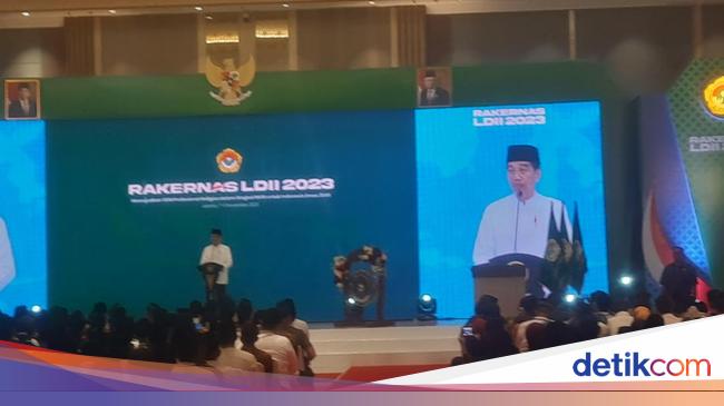 Jokowi Puji Silat di Rakernas LDII: Karena Ketumnya Pak Prabowo