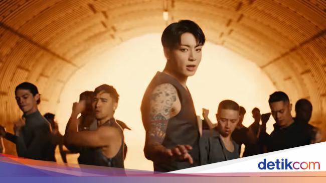 Lirik Lagu Standing Next to You, Single Baru Jung Kook yang Trending