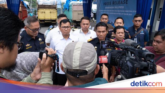 Bea Cukai Amankan 150 Bal Pakaian Bekas Ilegal Rp 750 Juta di Sumut