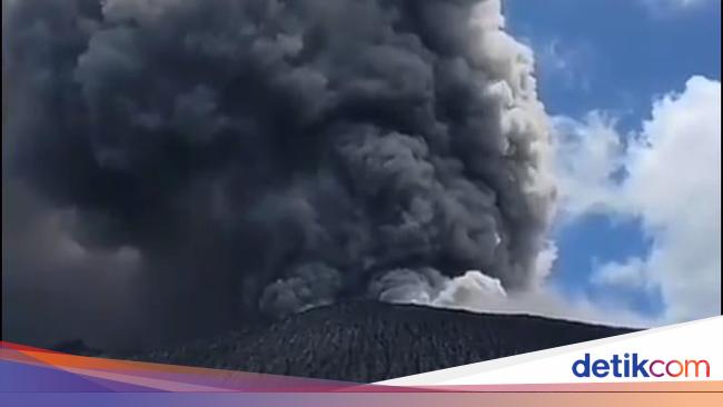 Erupsi, Tinggi Kolom Abu Gunung Dukono Capai 4.000 Meter
