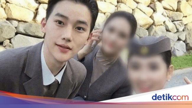 Foto Pramugara yang Viral Mirip Aktor Drakor, Gaya Terbarunya Bikin ...
