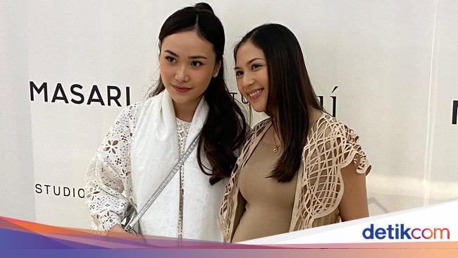 Studio Tui Rilis Busana Versatile Berbahan Brokat, Mudah Mix & Match