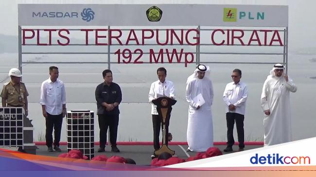 Jokowi Resmikan PLTS Terapung Terbesar di Asia Tenggara