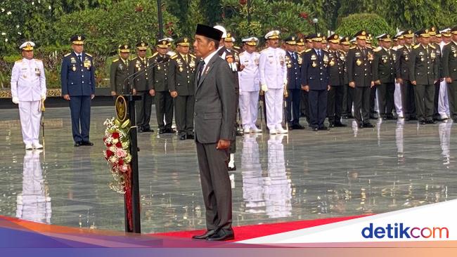 Jokowi Pimpin Upacara Hari Pahlawan Di Tmp Kalibata
