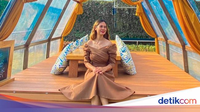 7 Foto Rumiyati Istri Willy Dozan yang Beda 31 Tahun, Disebut Bak Ayah-Anak