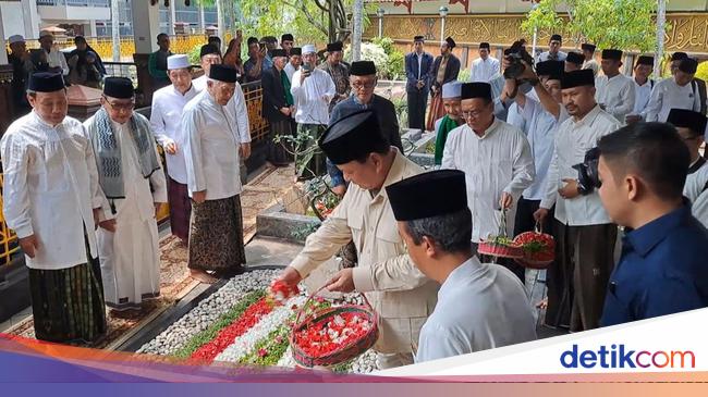 Prabowo ke Ziarah Makam Gus Dur