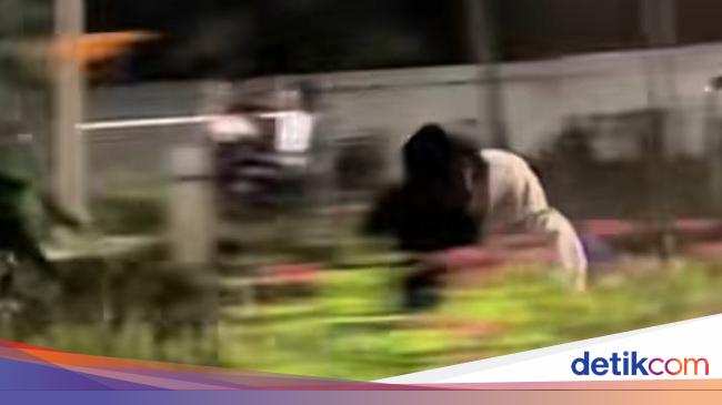 Viral Sejoli Ciuman di Taman Merjosari Kota Malang Viral Sejoli Ciuman di Taman Merjosari Kota Malang