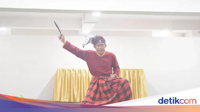 Mengenal Budaya Angngaru dari Makassar: Sejarah, Makna, dan Contoh Teksnya