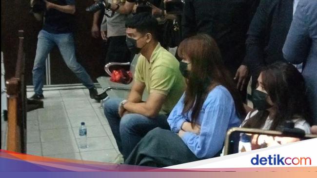 Kata Kuasa Hukum Rebecca Klopper soal Pemeran Pria di Video Syur