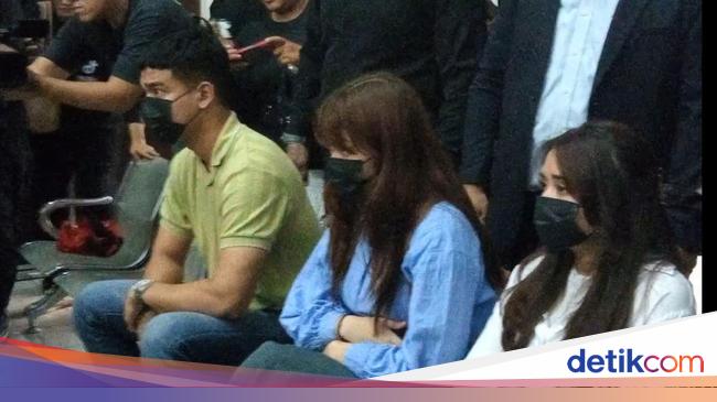 Tatapan Tajam Fadly Faisal ke Pelaku Penyebar Video Syur Mirip Rebecca Klopper