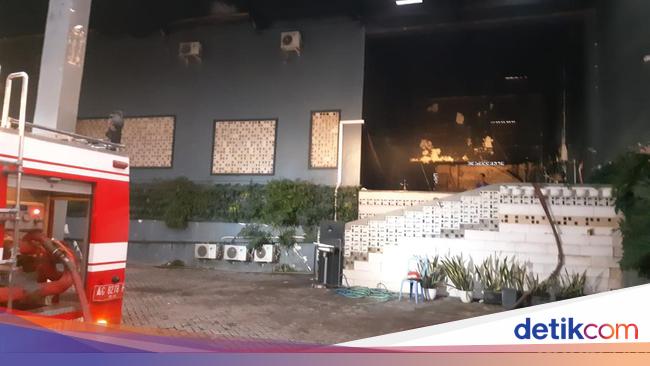 Sebuah Kafe di Kota Blitar Terbakar, Kerugian Capai Rp 400 Juta