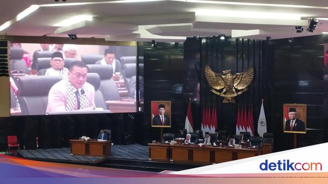 F-PDIP Singgung Gaji PJLP Belum Turun, Ketua DPRD DKI: Besok Sudah Cair F-PDIP Singgung Gaji PJLP Belum Turun, Ketua DPRD DKI: Besok Sudah Cair