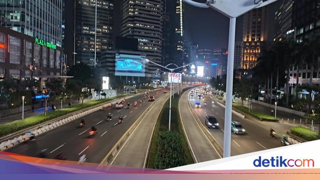 Sempat Macet Parah, Jalan Sudirman Jakpus Kini Berangsur Normal