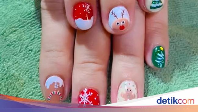 8 Inspirasi Nail Art untuk Tampil Lebih Cantik di Hari Natal 8 Inspirasi Nail Art untuk Tampil Lebih Cantik di Hari Natal