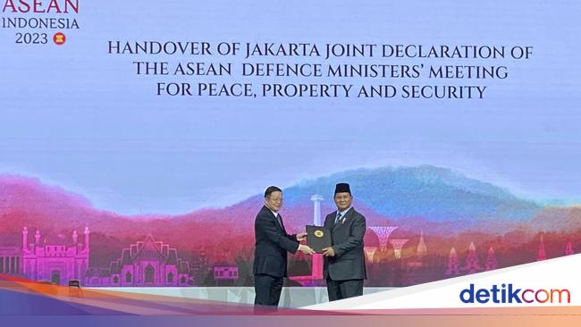 ADMM Ke-17, Prabowo Serahkan Jakarta Joint Declaration ke Sekjen ASEAN