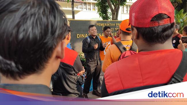 Rapat Dewan Pengupahan soal UMP Jateng 2024, Buruh-Pengusaha Beda Usulan Rapat Dewan Pengupahan soal UMP Jateng 2024, Buruh-Pengusaha Beda Usulan