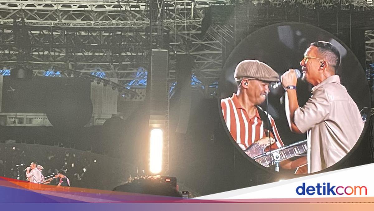 Alasan Chris Martin Pilih Maliq & D'Essentials Tampil di Panggung Coldplay