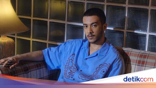 Aziz Hedra Rilis Single Ketiga, Issa Goodbye