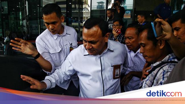 Dikawal Ketat, Firli Bahuri Tinggalkan Gedung Dewas KPK