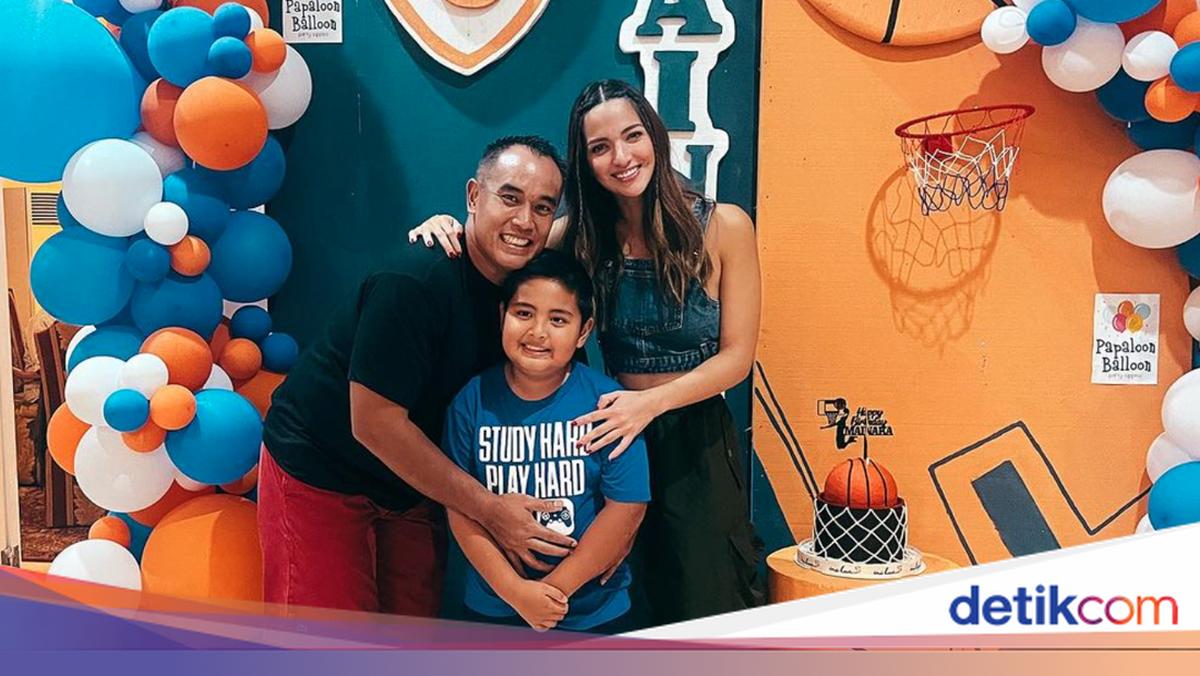 7 Foto Ultah Mainaka Putra Nia Ramadhani, Pesona Mikhayla Justru Bikin ...